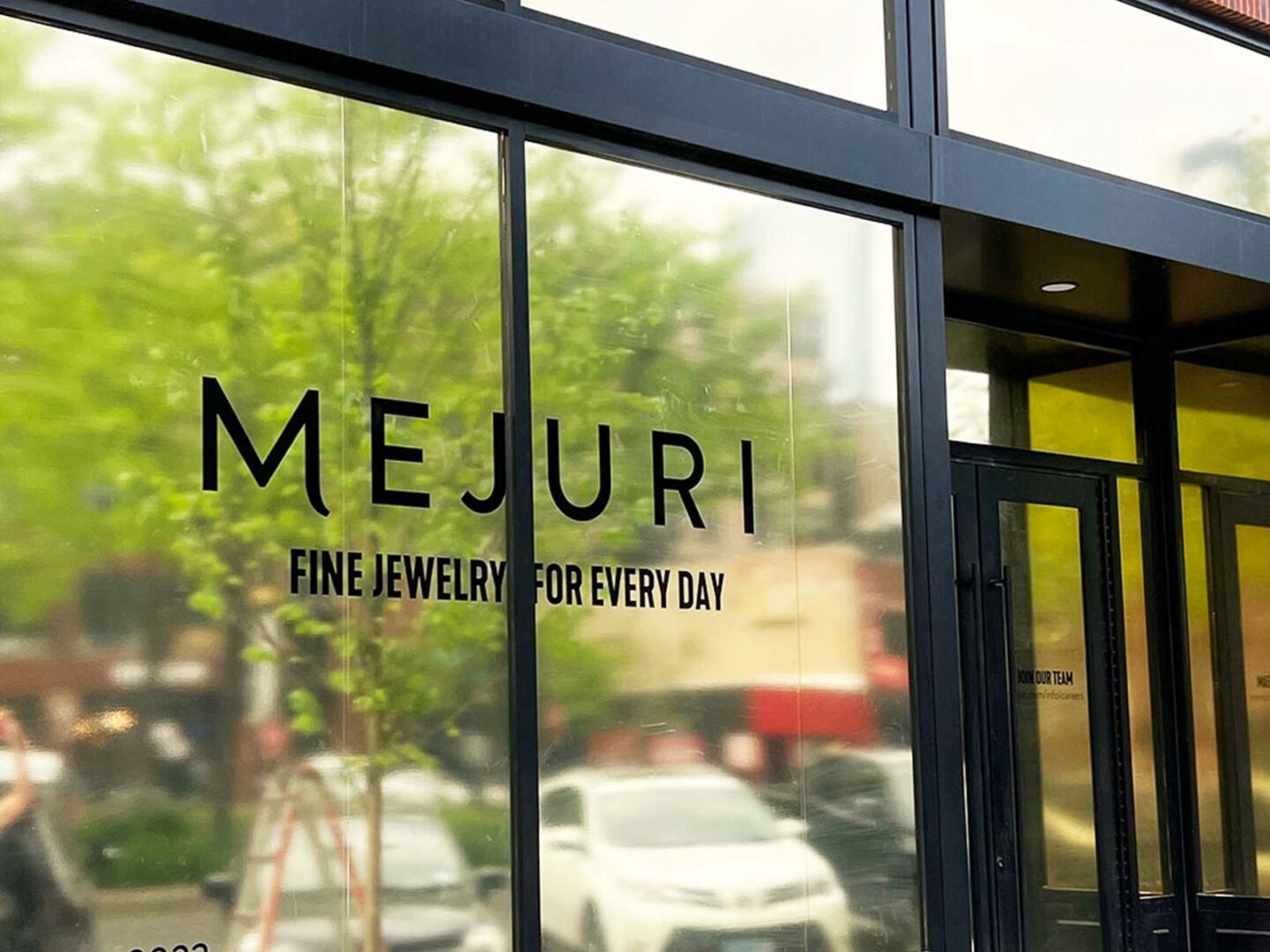 GOLD MIRROR WINDOW VINYL FOR MEJURI DURING